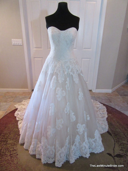 Allure Bridals 9121 size 16 - The Last Minute Bride