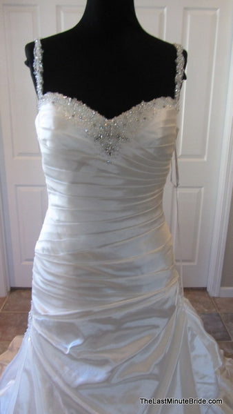 Essense of Australia D1350 - The Last Minute Bride